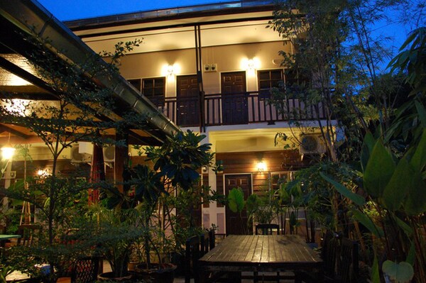 The Outside Inn - Ubon Ratchathani