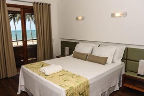 Quarto Duplo | Minibar, secretária, cortinas/cortinados opacos