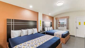 Double King Family Room | Cortinas/cortinados opacos, quartos insonorizados