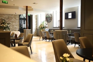 2 bares/lounges, este bar no terraço do hotel 