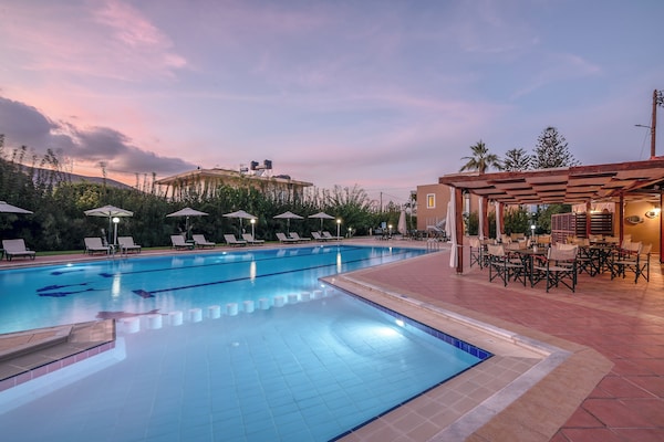 Peli Hotel - Кисамос