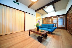Casa (Whole) | Sala | TV de ecrã plano 