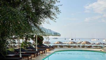 7 piscinas externas, espreguiçadeiras