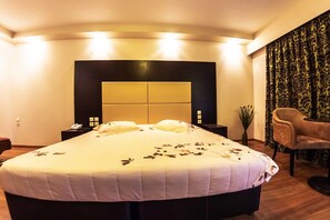 Cofre no quarto, secretária, quartos insonorizados 