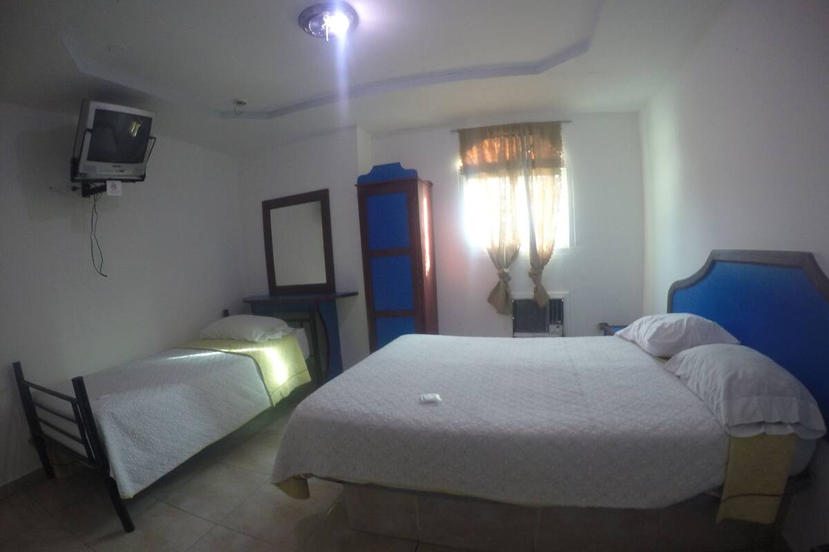 Quarto Duplo | Wi-fi grátis, roupa de cama fornecida 