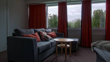 Com mobília individualizada, cortinas/cortinados opacos, Wi-fi grátis