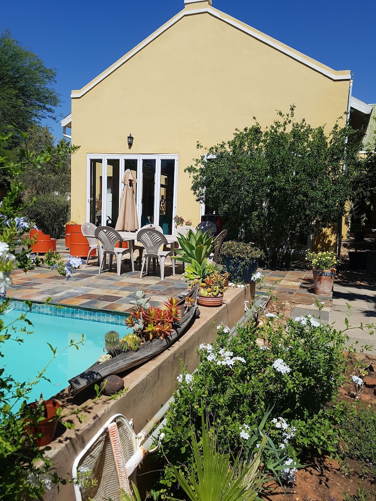 Steytlerville Villa Guest House - Western Cape