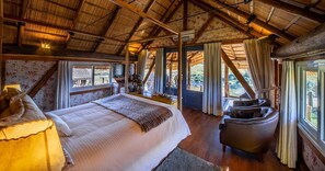 Bungalow | Camas de colchão pillowtop, minibar grátis, cofre no quarto 