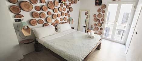 Com decoração personalizada, com mobília individualizada