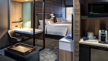 Suíte, várias camas | Roupas de cama premium, escrivaninha, cortinas blackout