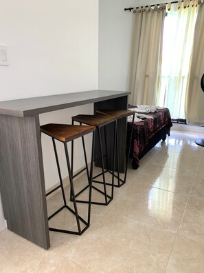 Suite Familiar | Com mobília individualizada, secretária 