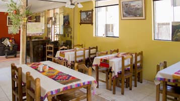 Pequeno-almoço inglês diário incluído