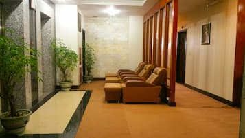 Massagens com pedras quentes, 7 salas de tratamento