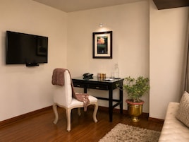 Suite Presidencial | Minibar, cofre no quarto, secretária, quartos insonorizados