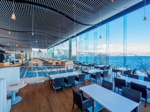 Pequenos-almoços e jantares servidos 