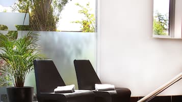 Banheira de hidromassagem interior