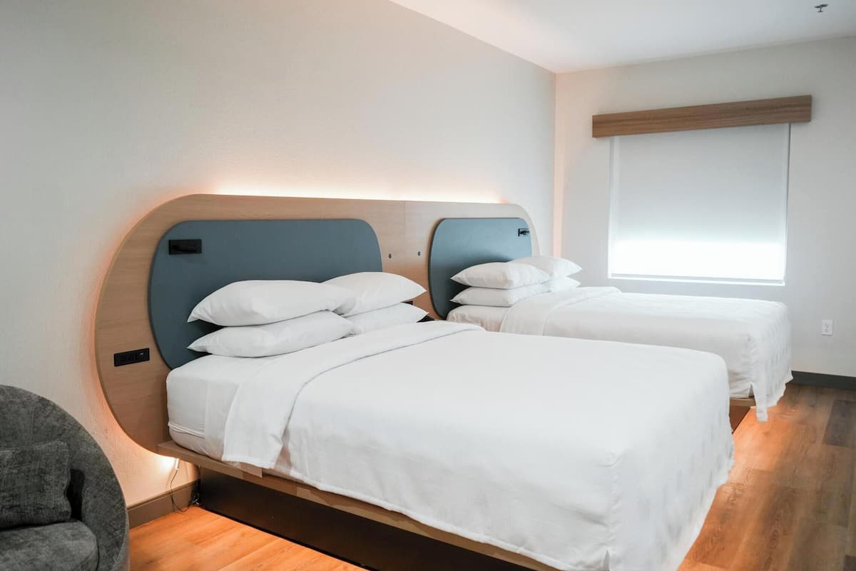 Escrivaninha, ferros/tábuas de passar roupa, Wi-Fi de cortesia