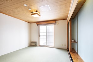 Chalé, 4 quartos, não fumadores | 1 quarto, secretária, Wi-fi grátis, roupa de cama fornecida 