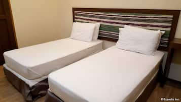 Quarto Twin | Secretária, quartos insonorizados, camas desdobráveis, Wi-fi grátis