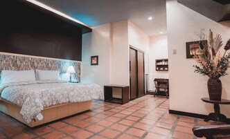 2 Suite Rooms | Cofre no quarto, secretária