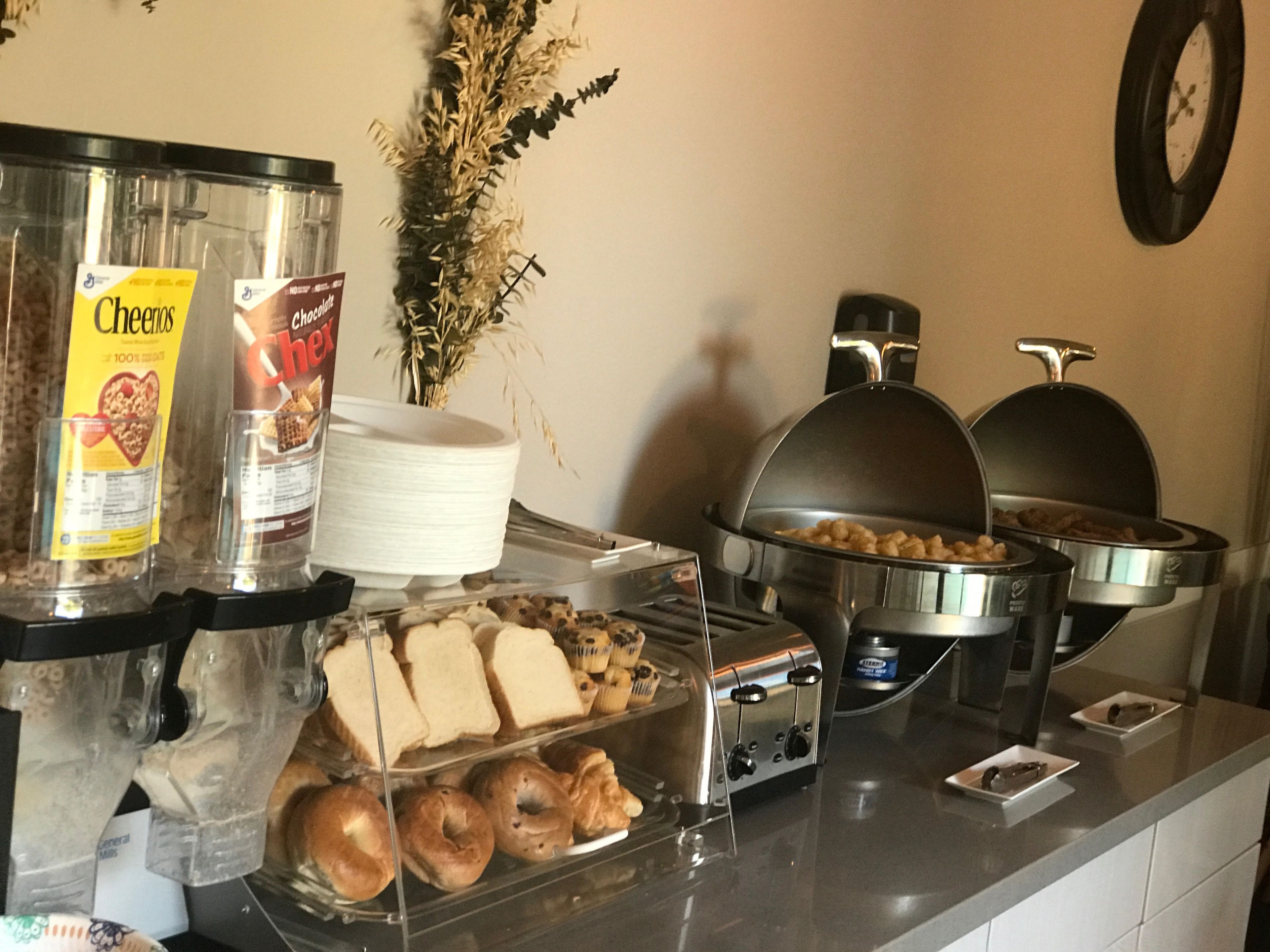 GreenTree Inn & Suites Alhambra Reviews, Deals & Photos 2024 - Expedia