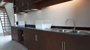 Pool Villa 3 Bedroom Mountain View | Cozinha privada | Geladeira grande, micro-ondas, fogão, cooktop