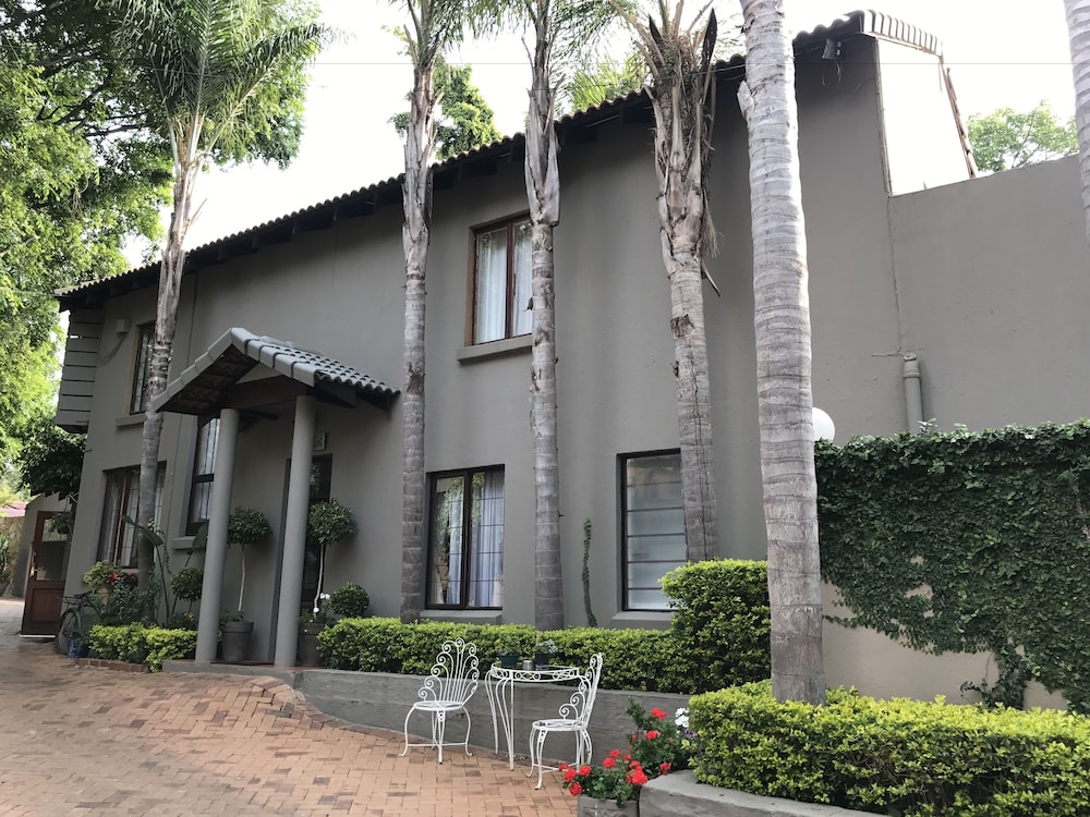 Waterhouse Guest Lodges 295 Indus Street - Pretoria