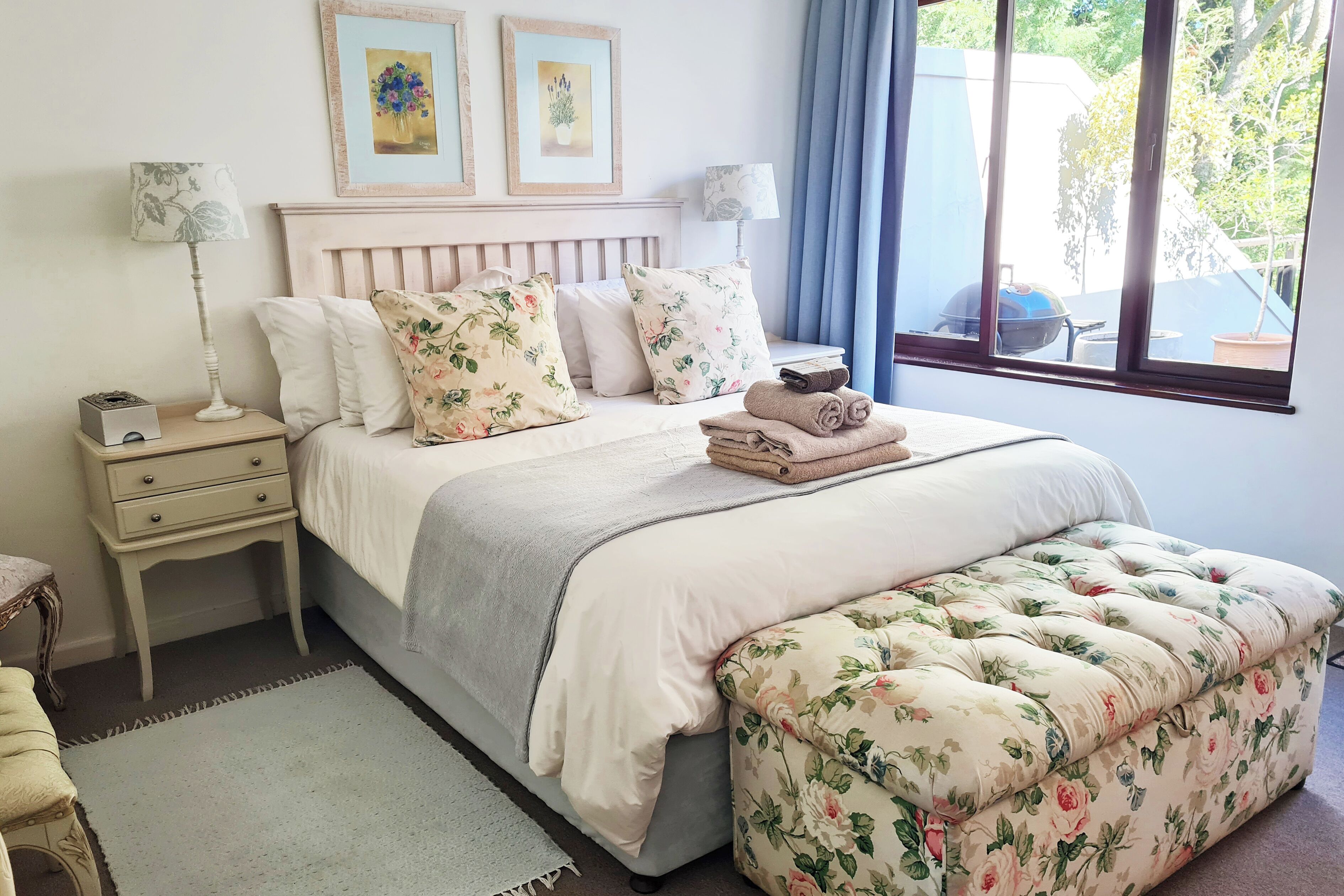 Apartamento luxo, 1 quarto (Lavender) | 1 quarto, escrivaninha, Wi-Fi de cortesia, roupa de cama