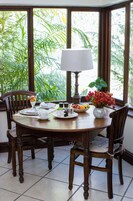 Café da manhã completo todos os dias (ZAR 100 por pessoa) 