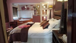 Quarto Duplo de Luxo | 6 quartos, edredões de penas, camas de colchão Tempur-Pedic 