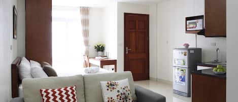 Estúdio luxo | Roupas de cama premium, individualmente mobiliados, escrivaninha