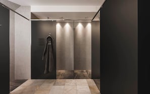 Sauna seca, banheira de hidromassagem, sauna a vapor