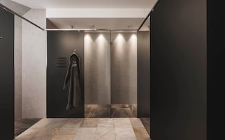 Sauna seca, banheira de hidromassagem, sauna a vapor
