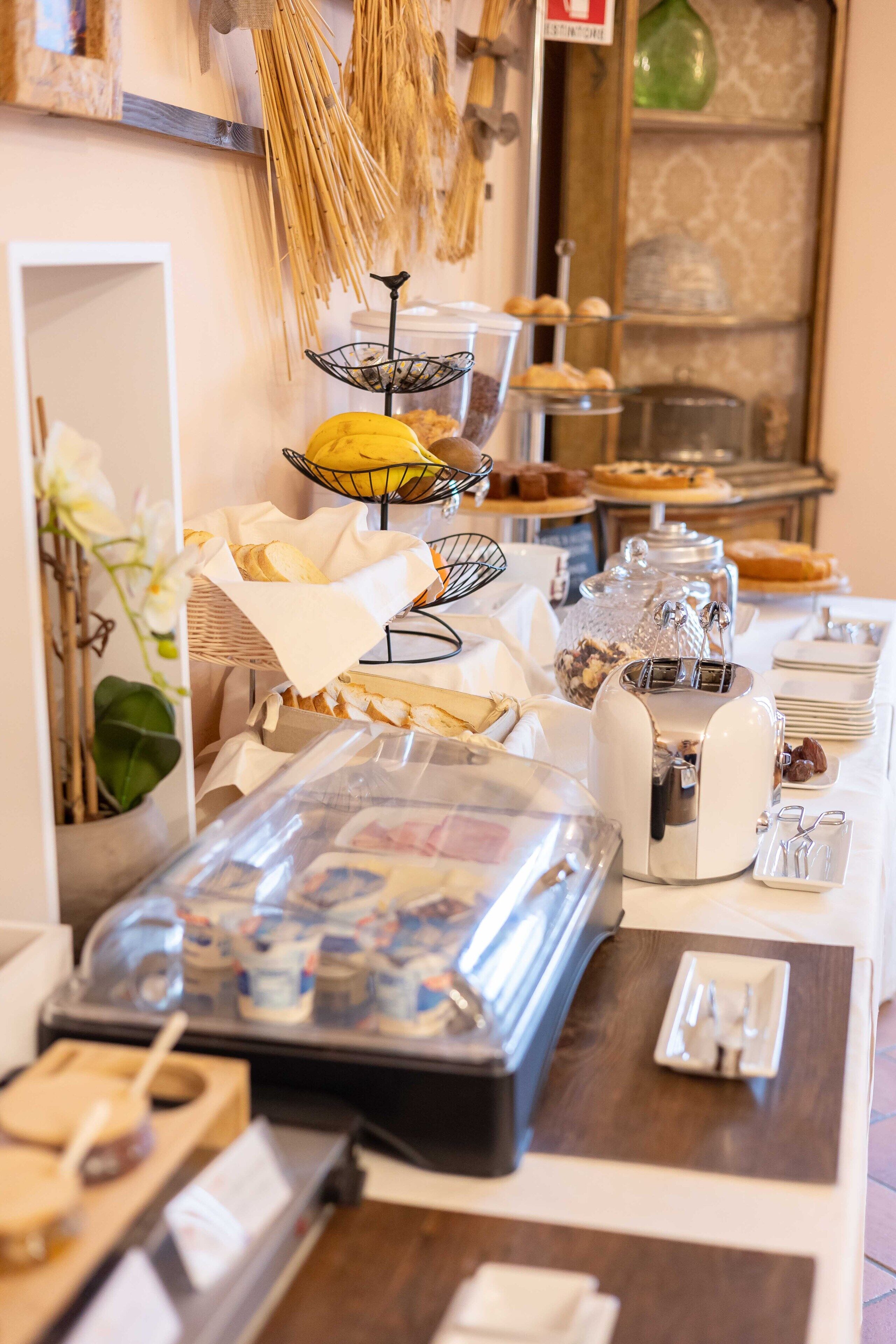 Café da manhã com buffet todos os dias mediante uma taxa