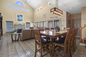 Casa, 4 quartos | Restaurantes