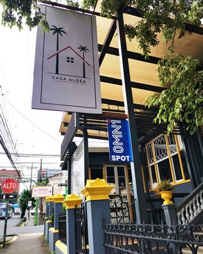 Fachada da propriedade