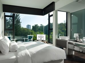 Cofres nos quartos, ferros/tábuas de passar roupa, Wi-Fi de cortesia