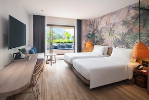 Quarto Twin Deluxe, terraço | Roupa de alta qualidade, cofre no quarto, secretária 