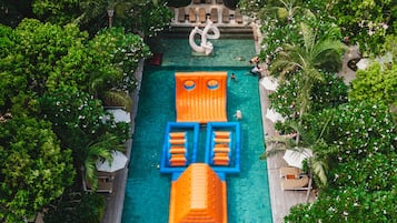 4 piscinas exteriores, da(s) 9:00 à(s) 18:00, toldos gratuitos
