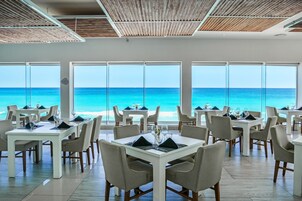 4 restaurantes, café da manhã, culinária internacional