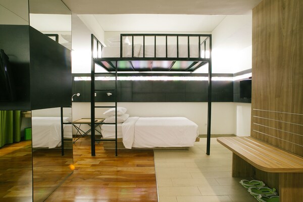 Maxonehotels At Dharmahusada - Surabaya - Surabaya