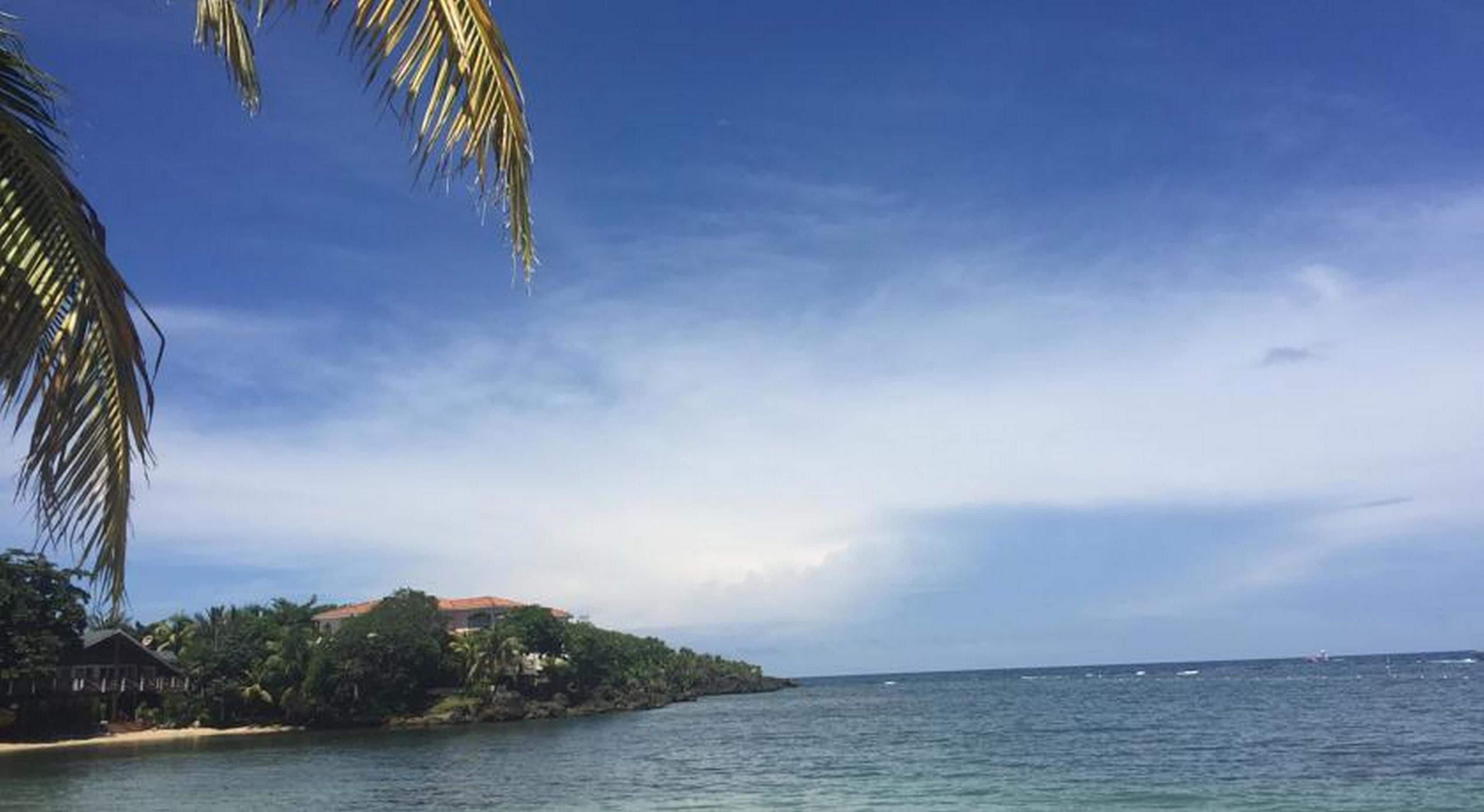 Na praia, espreguiçadeiras 