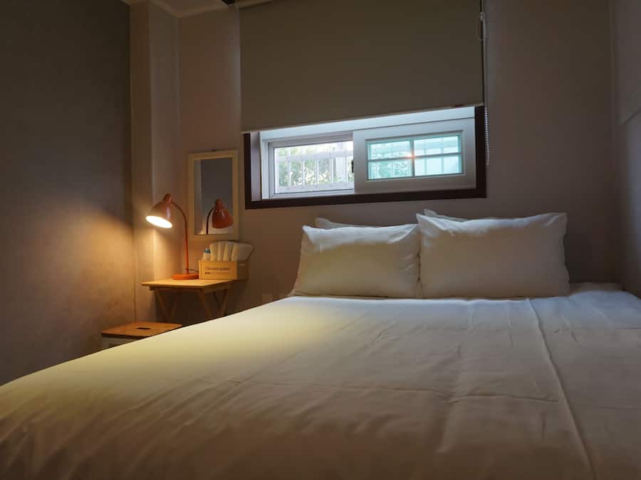 Quarto casal standard | Roupas de cama premium, camas extras/dobráveis (sobretaxa)