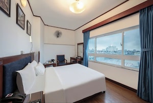 Quarto casal superior | Frigobar, cofres nos quartos, cortinas blackout