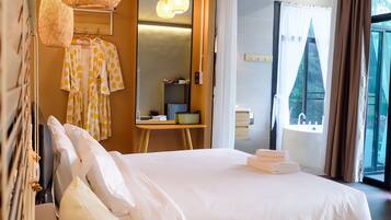 Lake View Cabin with Bathtub | Escrivaninha, Wi-Fi de cortesia, roupa de cama