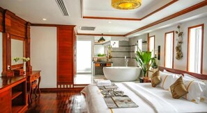 Junior Suite | Minibar, cofre no quarto, secretária