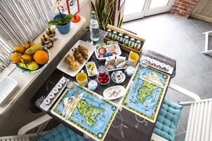 Pequeno-almoço tipo buffet diário incluído 