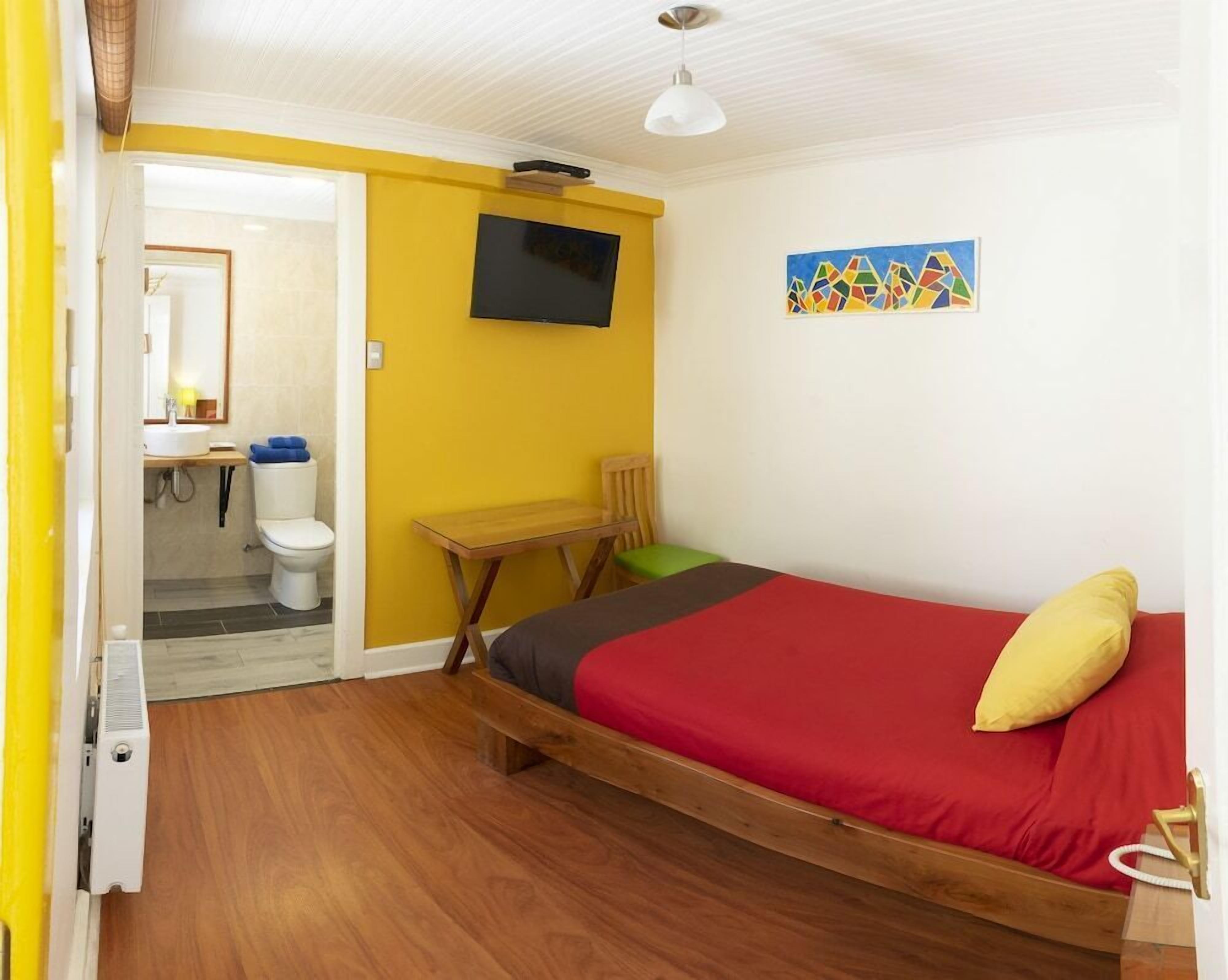 Cofres nos quartos, quartos à prova de som, Wi-Fi de cortesia