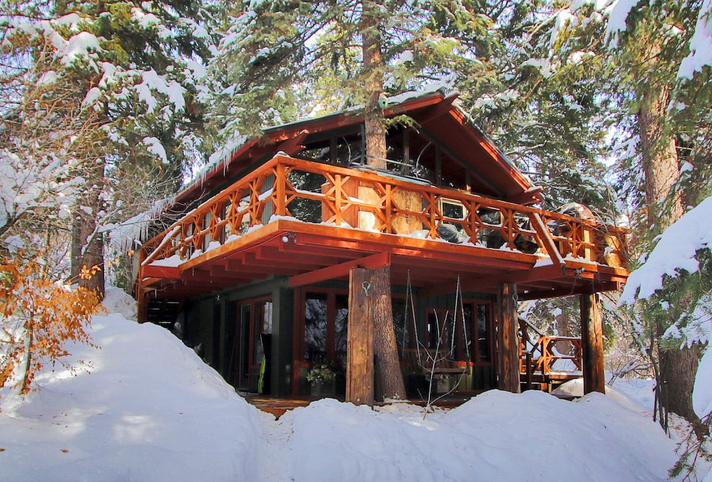 Treehouse By The Stream - Sundance, UT