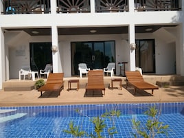 Apartment Duplex 2 Bedrooms | Cofres nos quartos, escrivaninha, cortinas blackout